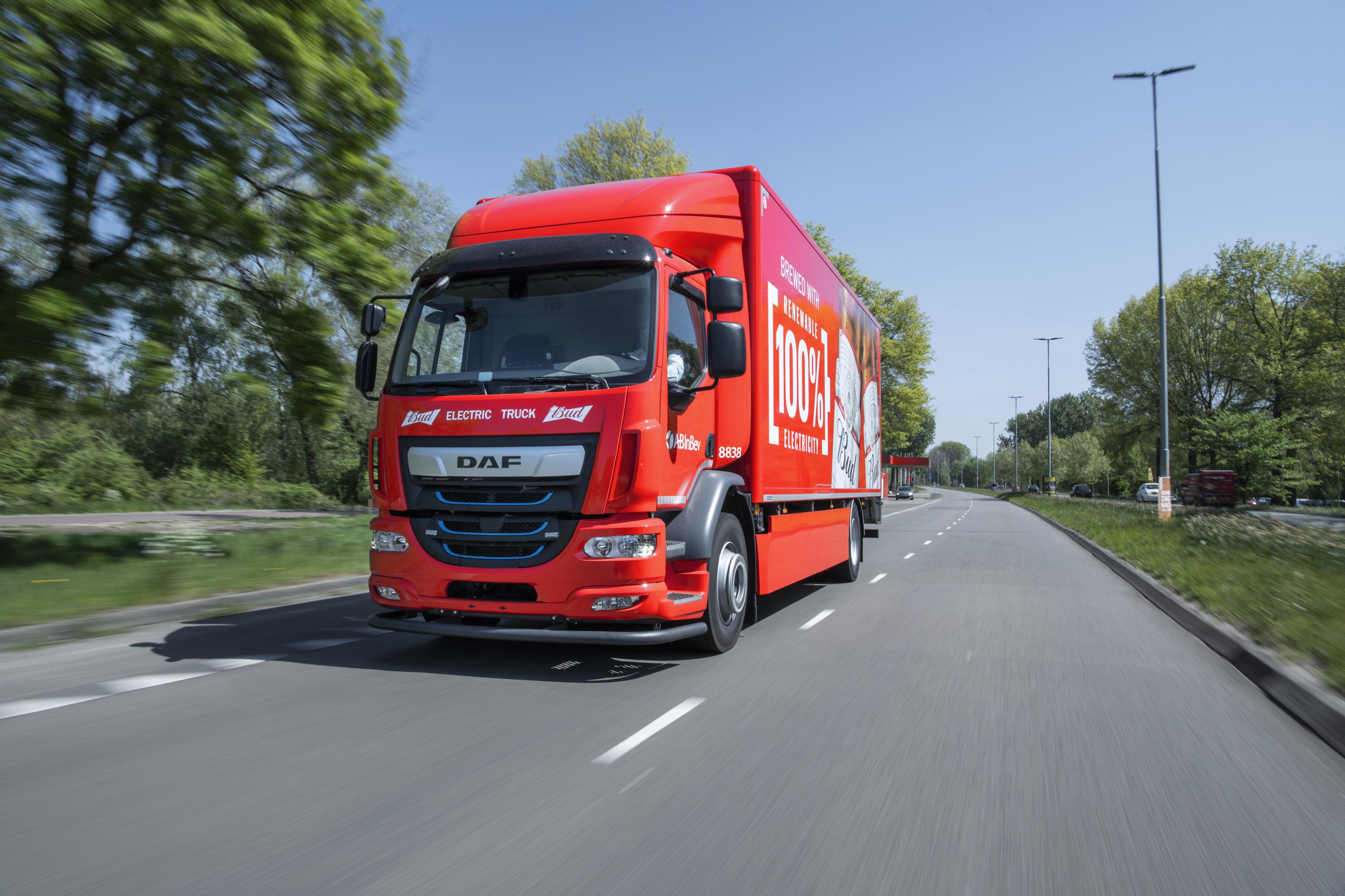 DAF start levering van volledig elektrische LF Electric - DAF Trucks ...
